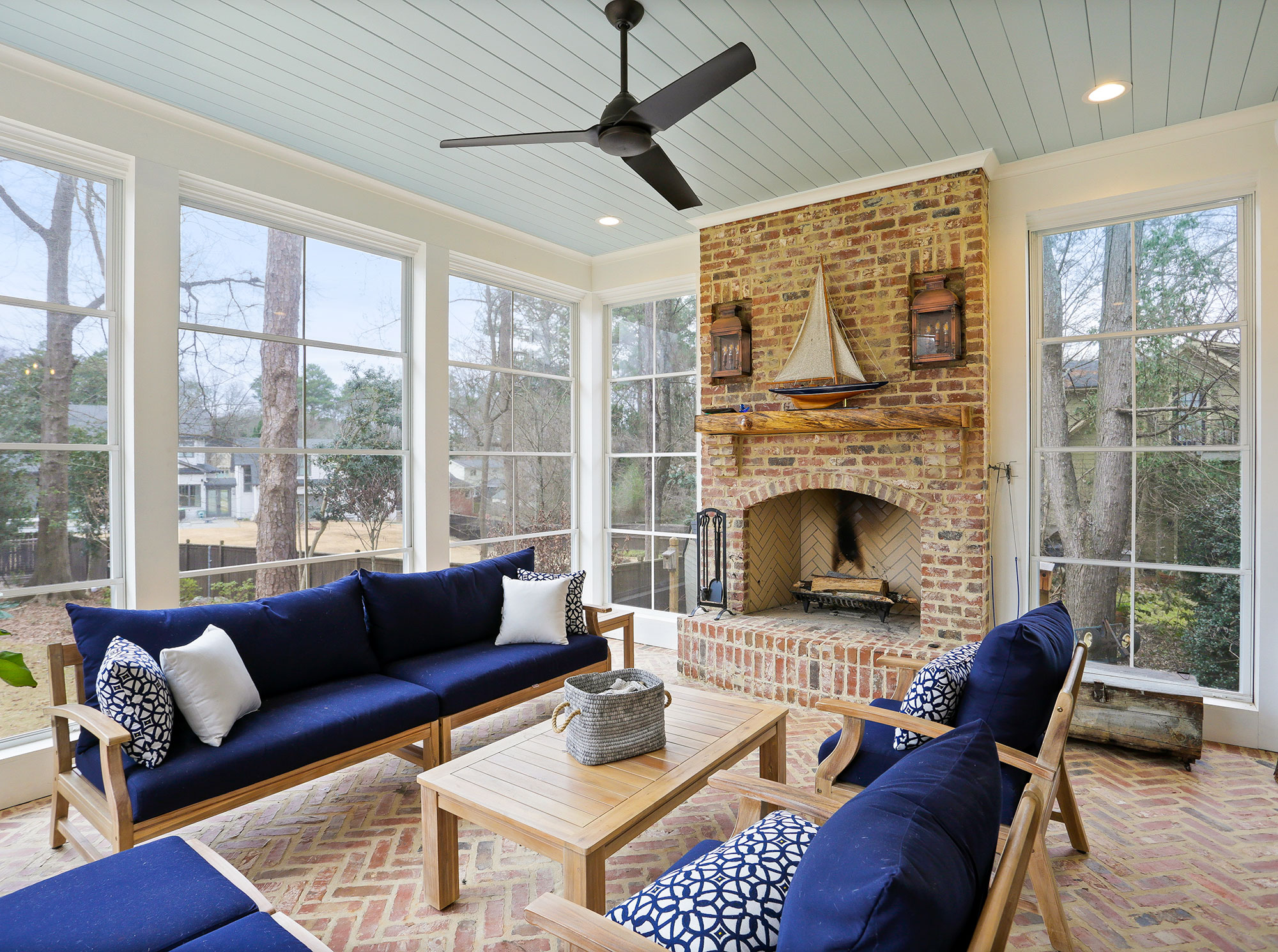 Decatur Farmhouse - ROBERT KOCH DESIGNS